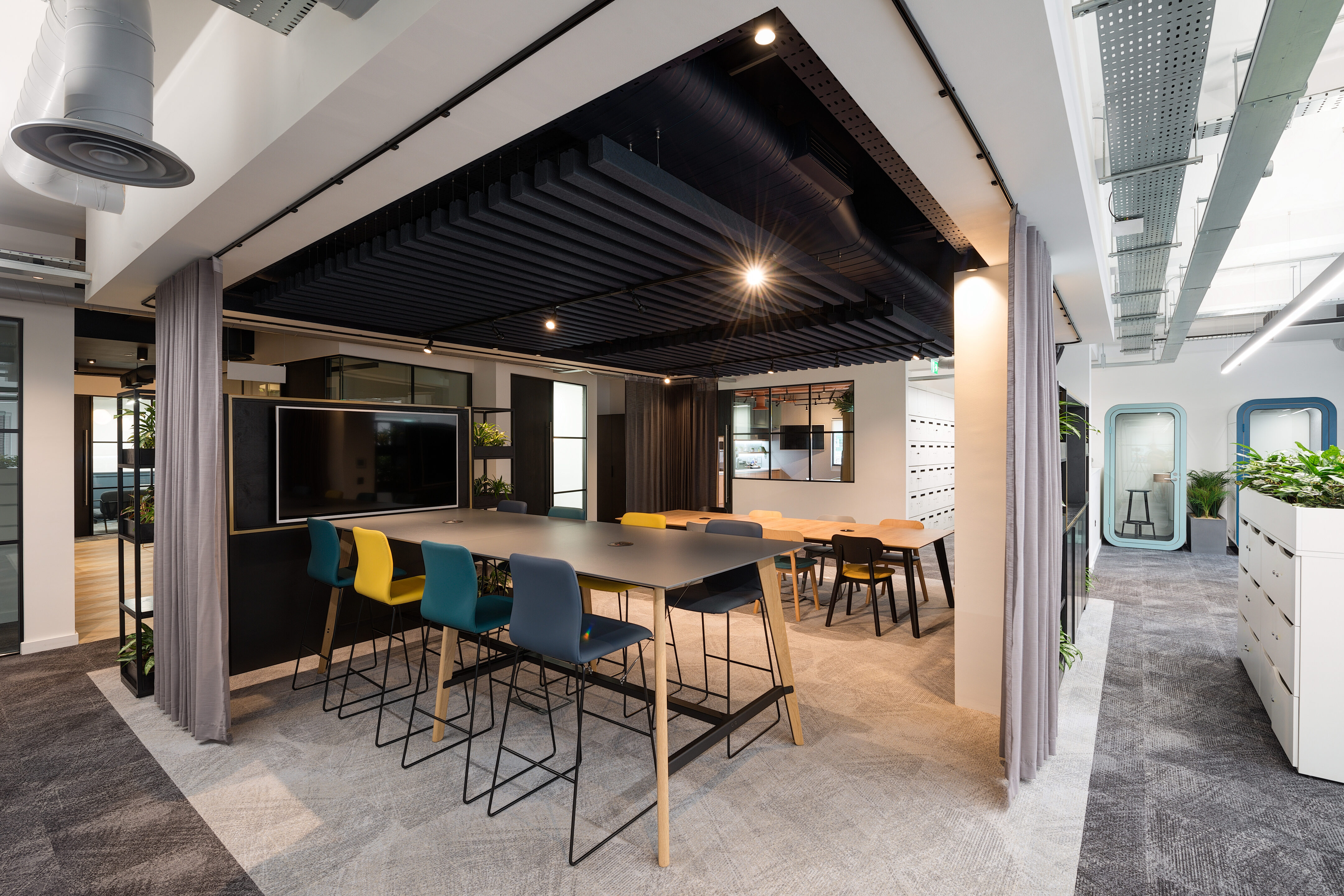 5 Essentials For Designing A Modern, Functional Office Space - Denton